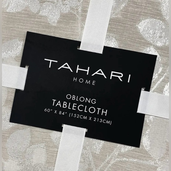 Tahari | Dining | New Tahari Tablecloth 6 X 84 Ginko Leaves Motif ...